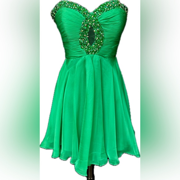 Sherri Hill | Dresses | New Sherri Hill Emerald Aline Short Prom Dress ...